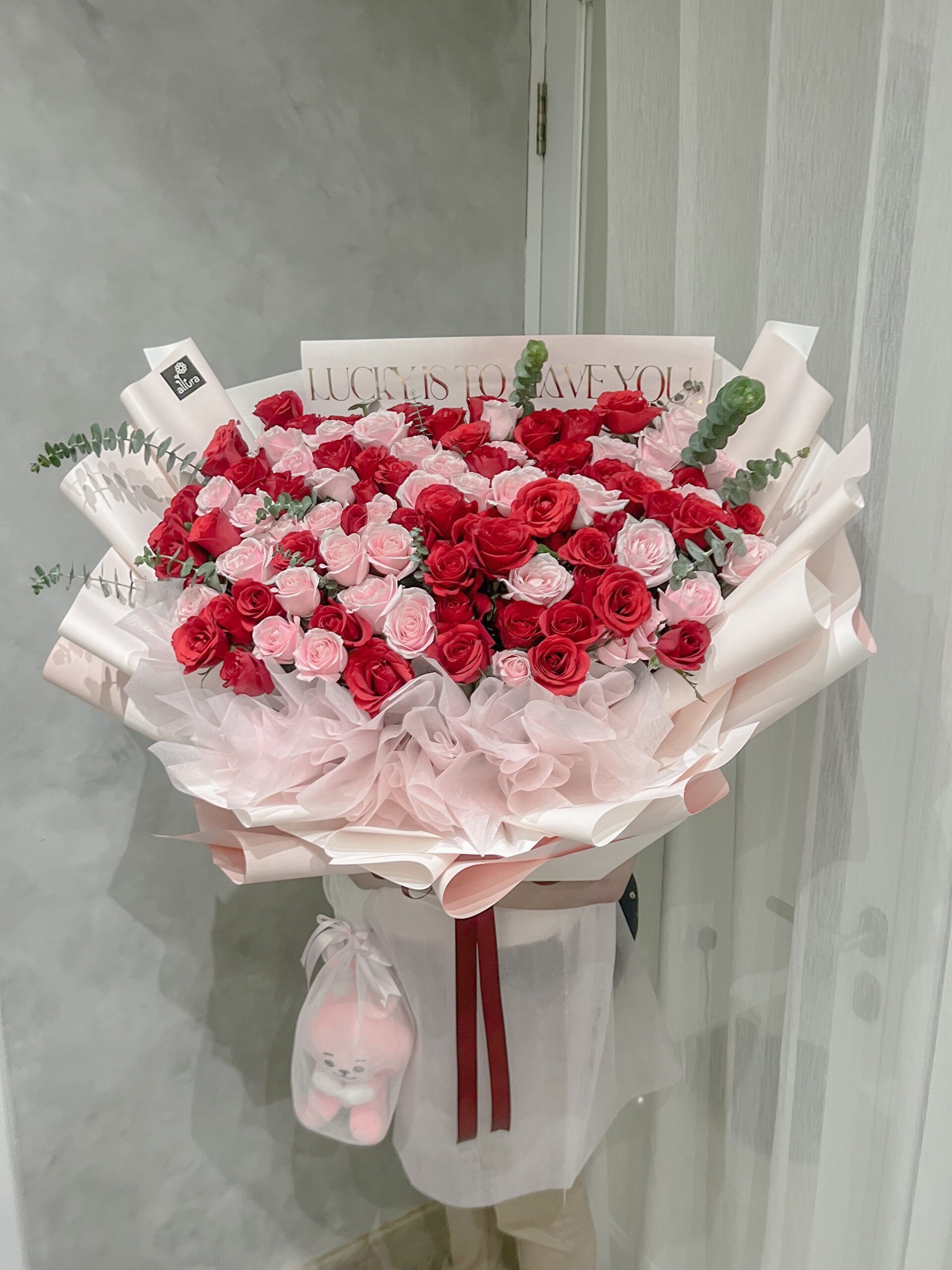 Hyaku Bouquet - Allura Florist