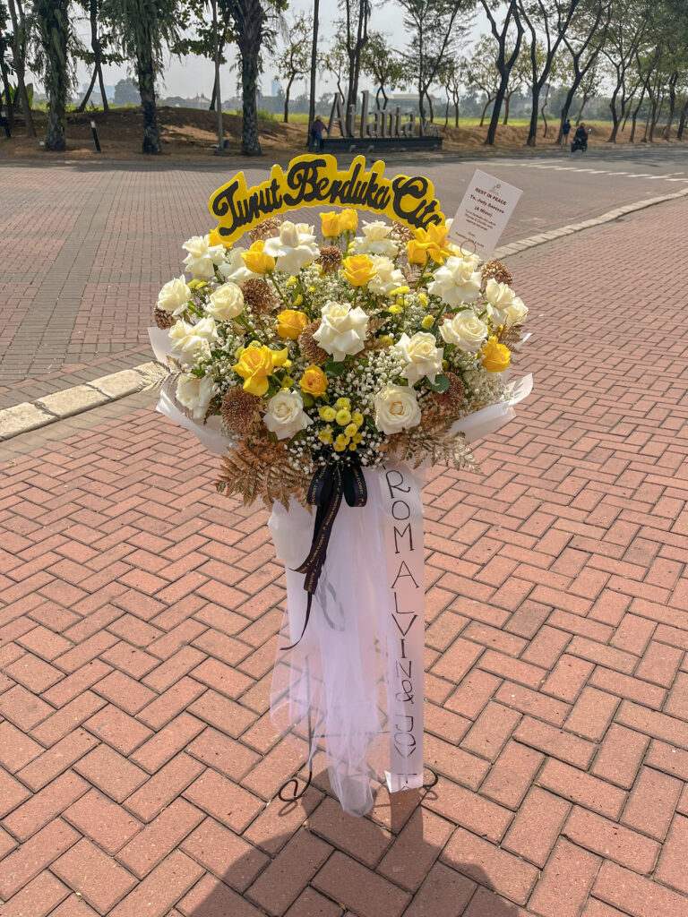 Standing Flower Archives - Allura Florist