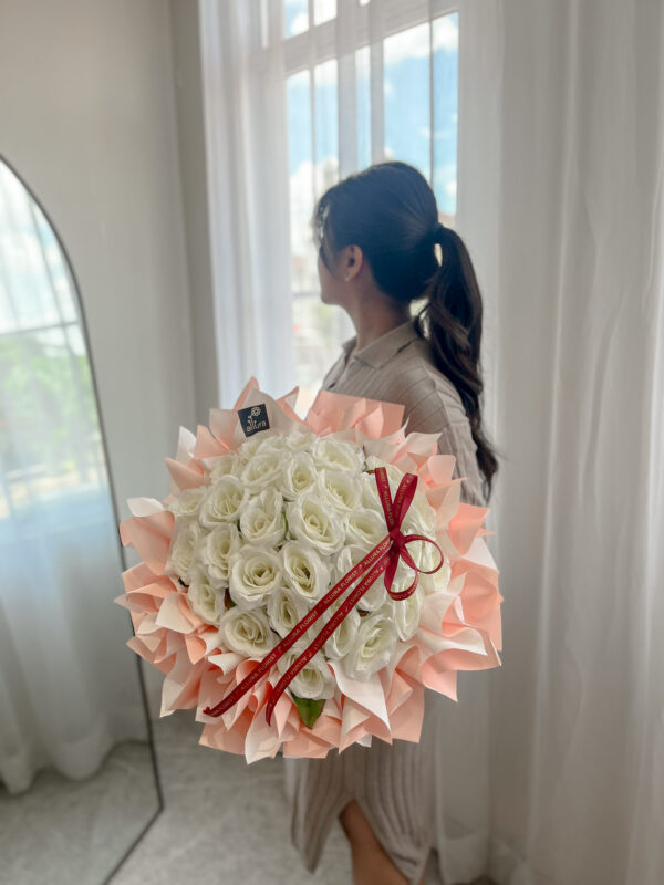 Glamour Bouquet White Rose M (Artificial Premium Flowers)